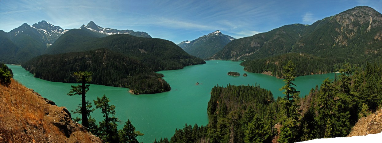 A Roadside Guide to the Lakes of the North Cascades Highway